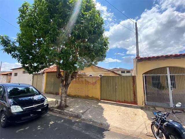 Casa / Sobrado para Venda em São Carlos/SP Jardim São Carlos 5 3 Quartos
