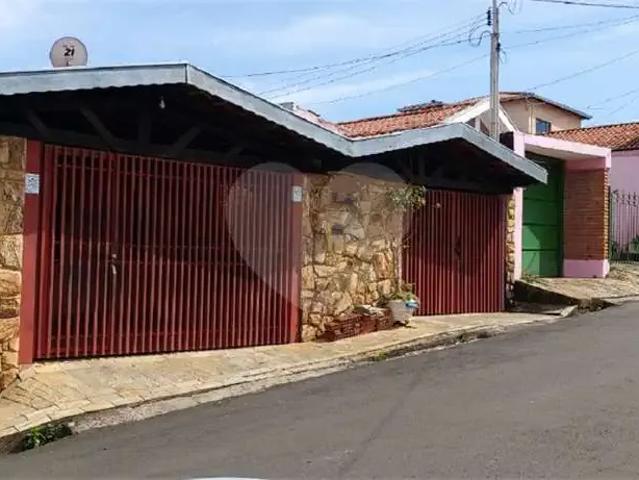 Casa / Sobrado para Venda em São Carlos/SP Jardim São João Batista 3 Quartos