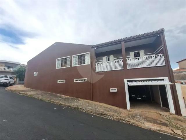 Casa / Sobrado para Venda em São Carlos/SP Jardim Social Belvedere 3 Quartos