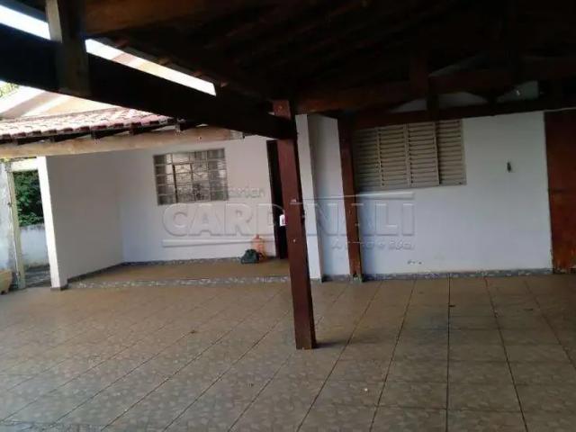 Casa / Sobrado para Venda em São Carlos/SP Jardim Tangará 4 Quartos