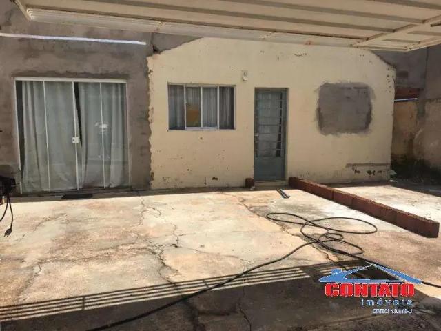 Casa / Sobrado para Venda em São Carlos/SP Jardim Zavaglia 2 Quartos