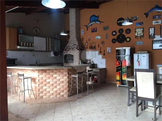 Casa / Sobrado para Venda em São Carlos/SP Núcleo Residencial Silvio Vilari 4 Quartos