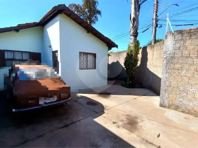 Casa / Sobrado para Venda em São Carlos/SP Residencial Astolpho Luiz do Prado 3 Quartos