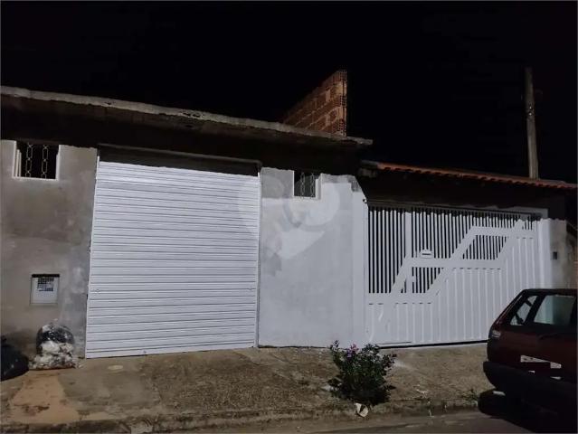 Casa / Sobrado para Venda em São Carlos/SP Residencial Deputado José Zavaglia 2 Quartos