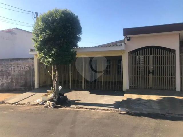 Casa / Sobrado para Venda em São Carlos/SP Vila Brasília 3 Quartos