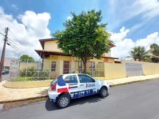 Casa / Sobrado para Venda em São Carlos/SP Vila Nery 3 Quartos