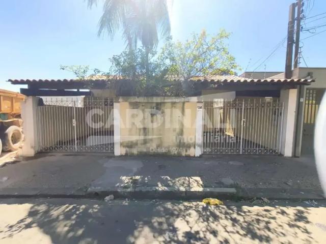 Casa / Sobrado para Venda em São Carlos/SP Vila Nery 3 Quartos