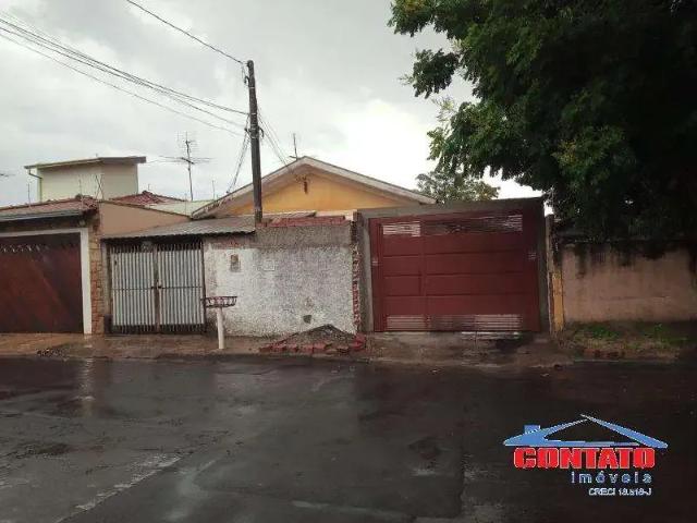 Casa / Sobrado para Venda em São Carlos/SP Vila Nery 3 Quartos