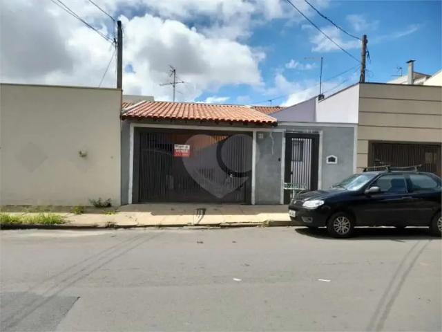 Casa / Sobrado para Venda em São Carlos/SP Vila Prado 4 Quartos