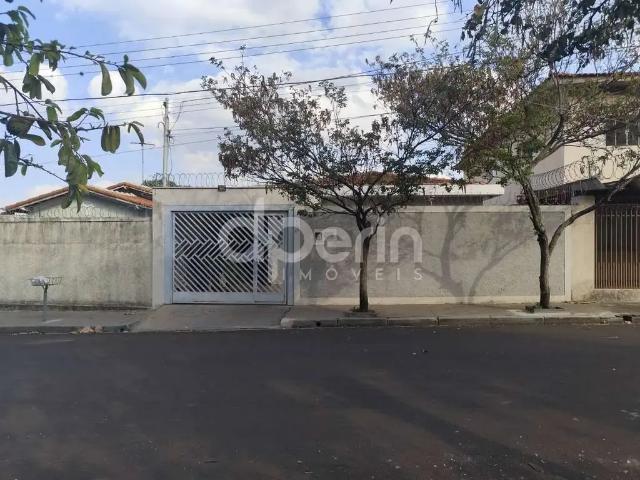Casa / Sobrado para Venda em São Carlos/SP Vila Prado 3 Quartos
