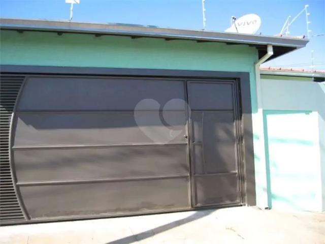 Casa / Sobrado para Venda em São Carlos/SP Vila Santa Madre Cabrini 2 Quartos