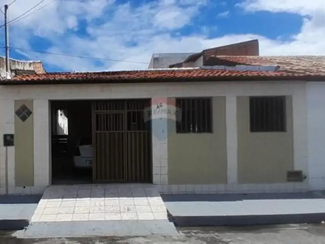 Casa / Sobrado para Venda em São Cristóvão/SE Rosa Elze 3 Quartos