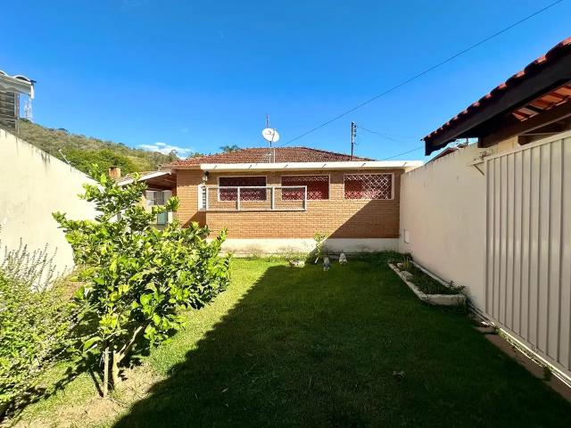 Casa / Sobrado para Venda em São Bento do Sapucaí/SP Centro 3 Quartos