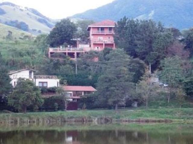 Casa / Sobrado para Venda em São Bento do Sapucaí/SP Residencial Village Serrano 5 Quartos