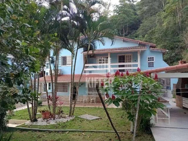 Casa / Sobrado para Venda em São Gonçalo/RJ Maria Paula 3 Quartos