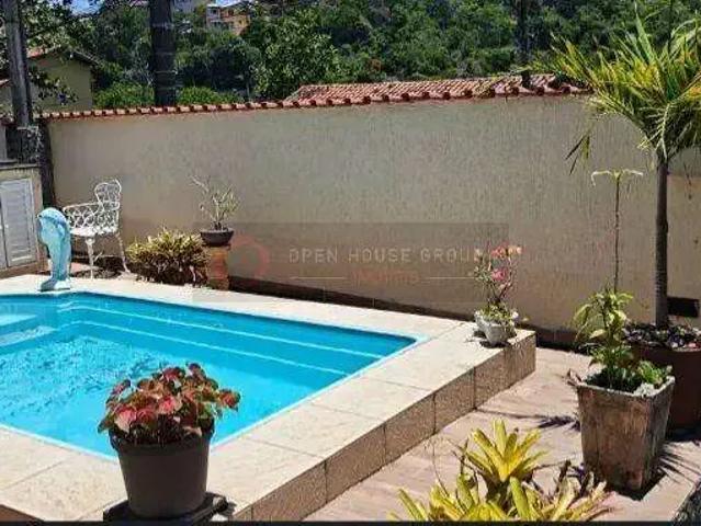 Casa / Sobrado para Venda em São Gonçalo/RJ Maria Paula 4 Quartos