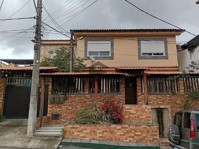 Casa / Sobrado para Venda em São Gonçalo/RJ Alcântara 3 Quartos