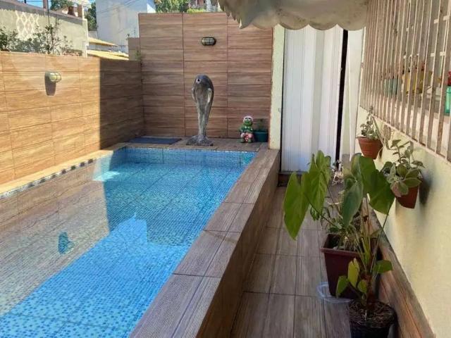 Casa / Sobrado para Venda em São Gonçalo/RJ Barro Vermelho 4 Quartos