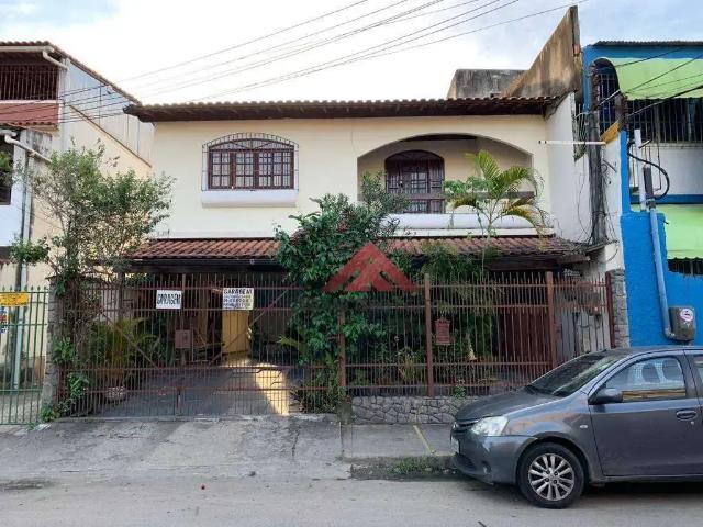 Casa / Sobrado para Venda em São Gonçalo/RJ Centro 5 Quartos