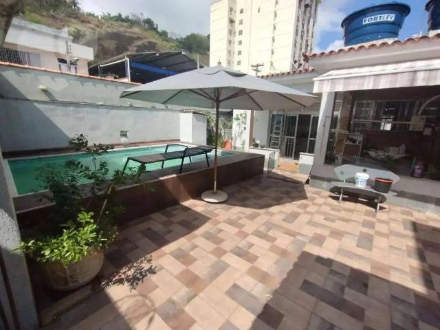 Casa / Sobrado para Venda em São Gonçalo/RJ Centro 3 Quartos