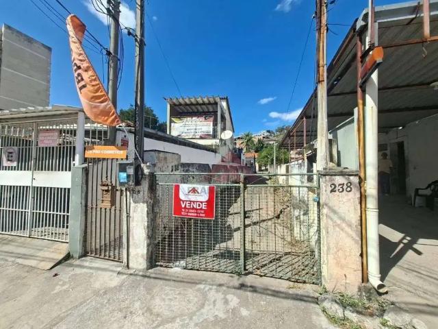 Casa / Sobrado para Venda em São Gonçalo/RJ Centro 3 Quartos