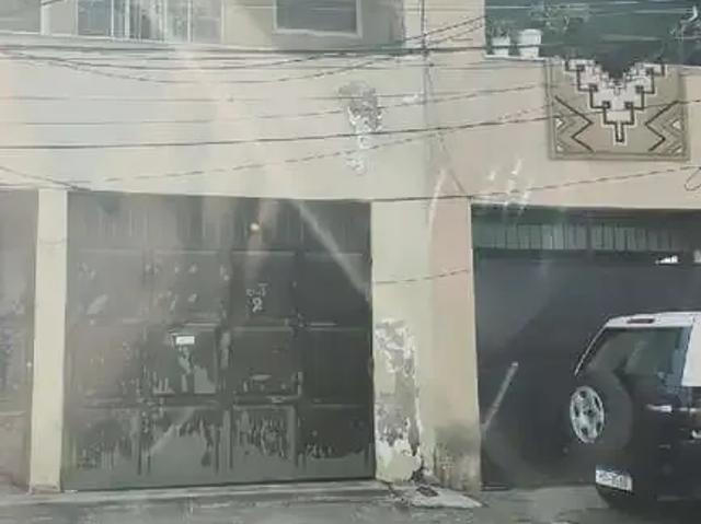 Casa / Sobrado para Venda em São Gonçalo/RJ Coelho 3 Quartos