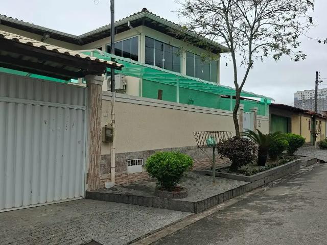 Casa / Sobrado para Venda em São Gonçalo/RJ Colubande 4 Quartos