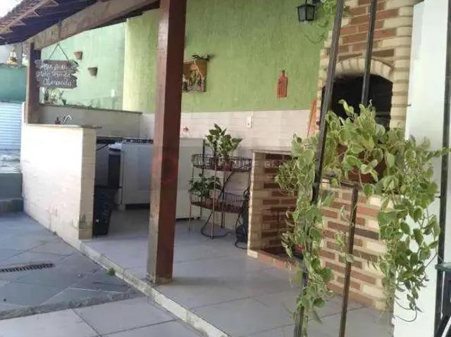 Casa / Sobrado para Venda em São Gonçalo/RJ Colubande 3 Quartos