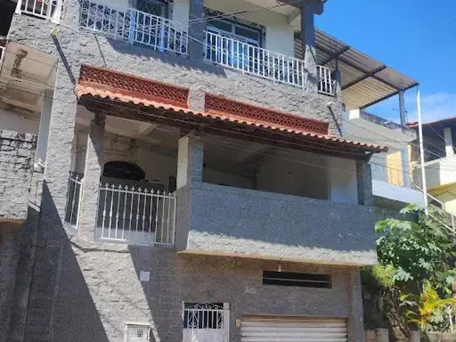 Casa / Sobrado para Venda em São Gonçalo/RJ Colubande 3 Quartos