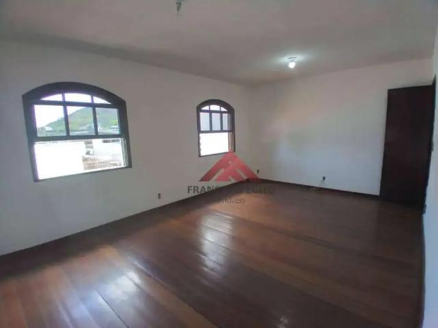 Casa / Sobrado para Venda em São Gonçalo/RJ Colubande 3 Quartos