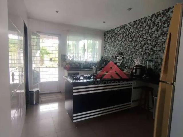 Casa / Sobrado para Venda em São Gonçalo/RJ Itaúna 3 Quartos