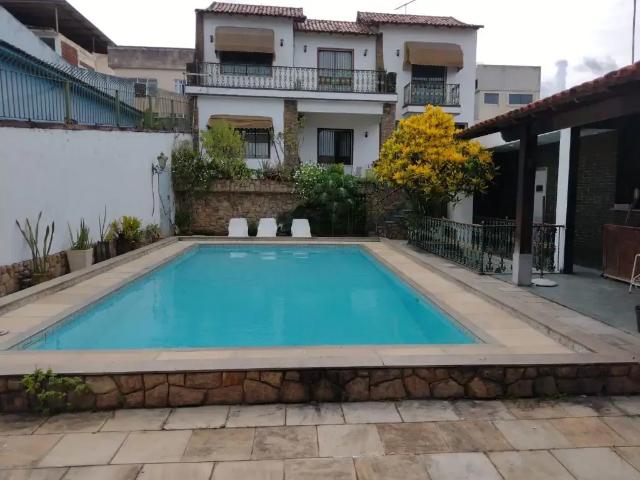 Casa / Sobrado para Venda em São Gonçalo/RJ Jardim Alcântara 4 Quartos