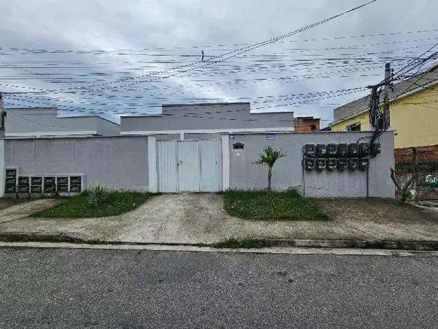 Casa / Sobrado para Venda em São Gonçalo/RJ Laranjal