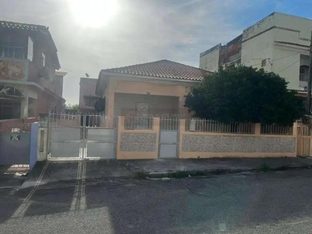 Casa / Sobrado para Venda em São Gonçalo/RJ Parada 40 3 Quartos