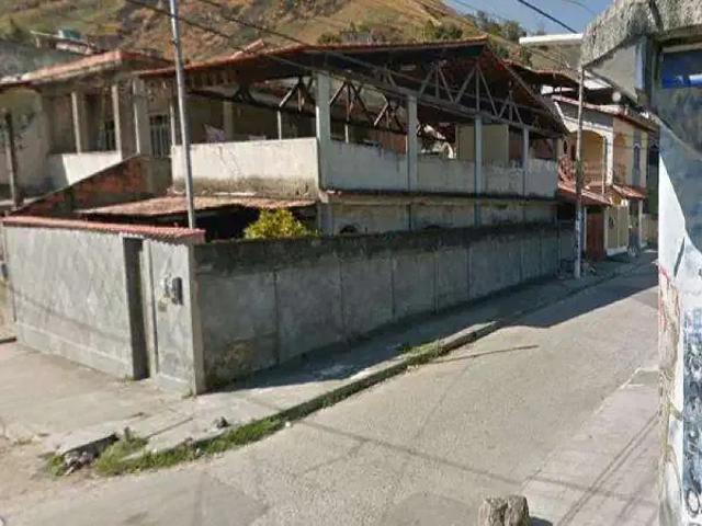Casa / Sobrado para Venda em São Gonçalo/RJ Pita 3 Quartos
