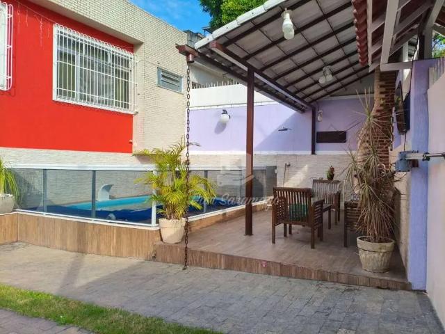 Casa / Sobrado para Venda em São Gonçalo/RJ Rocha 3 Quartos