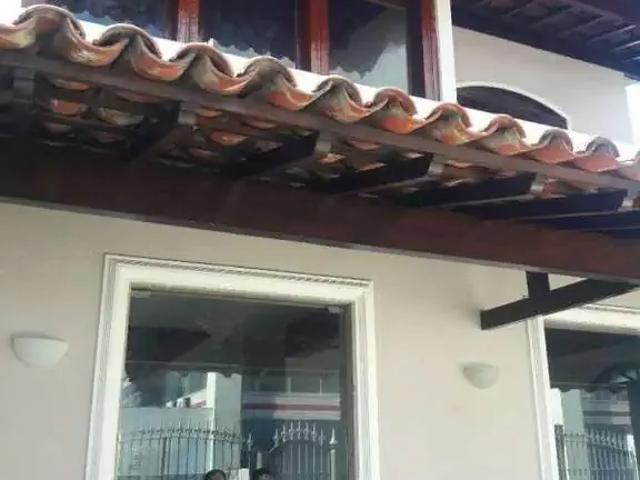 Casa / Sobrado para Venda em São Gonçalo/RJ Trindade 6 Quartos