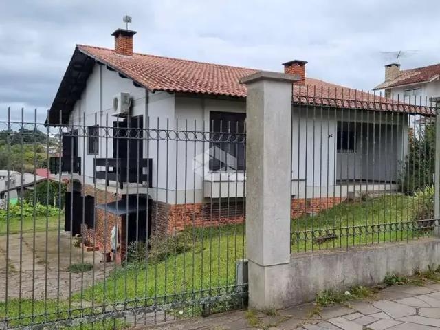 Casa / Sobrado para Venda em São Francisco de Paula/RS Centro 4 Quartos