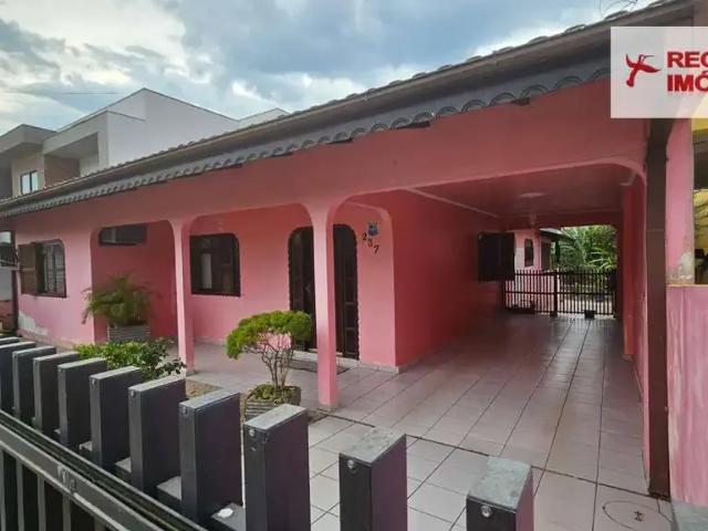 Casa / Sobrado para Venda em São Francisco do Sul/SC Centro 4 Quartos
