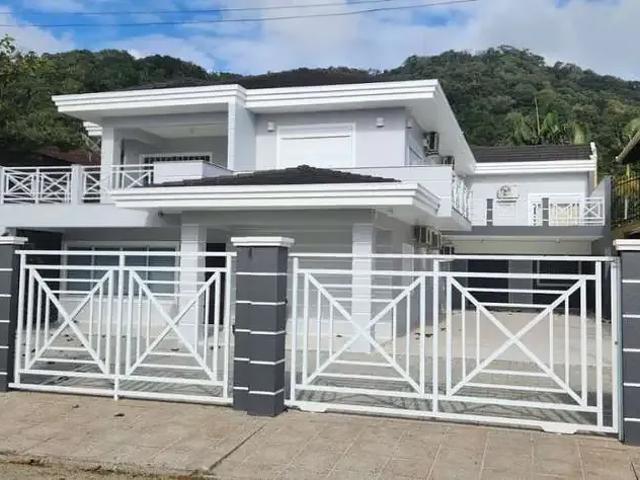 Casa / Sobrado para Venda em São Francisco do Sul/SC Itaguaçu 6 Quartos
