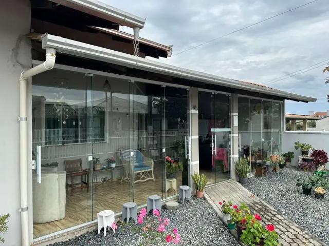 Casa / Sobrado para Venda em São Francisco do Sul/SC Praia do Ervino 4 Quartos