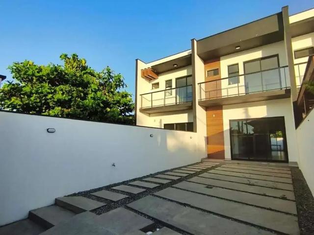Casa / Sobrado para Venda em São Francisco do Sul/SC Praia do Ervino 3 Quartos