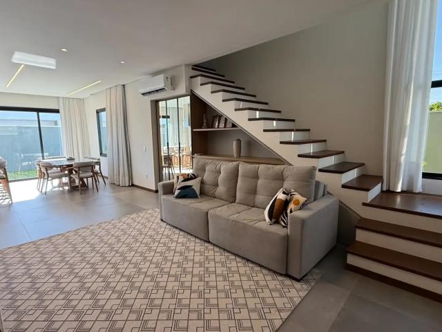 Casa / Sobrado para Venda em São Francisco do Sul/SC Praia Grande 3 Quartos