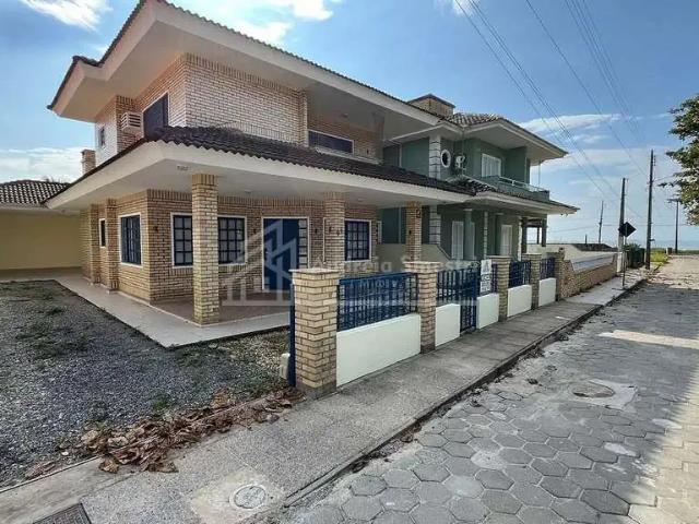 Casa / Sobrado para Venda em São Francisco do Sul/SC Ubatuba 4 Quartos
