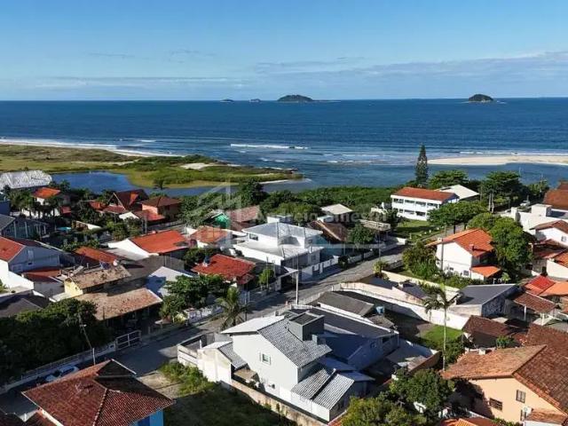 Casa / Sobrado para Venda em São Francisco do Sul/SC Ubatuba 4 Quartos