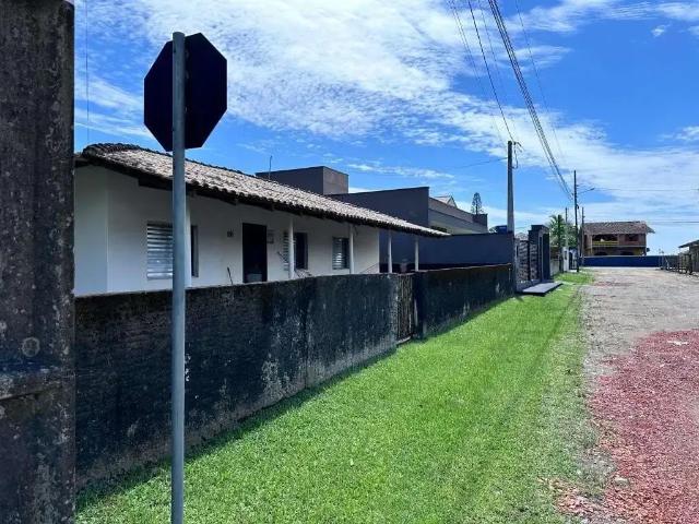 Casa / Sobrado para Venda em São Francisco do Sul/SC Ubatuba 5 Quartos