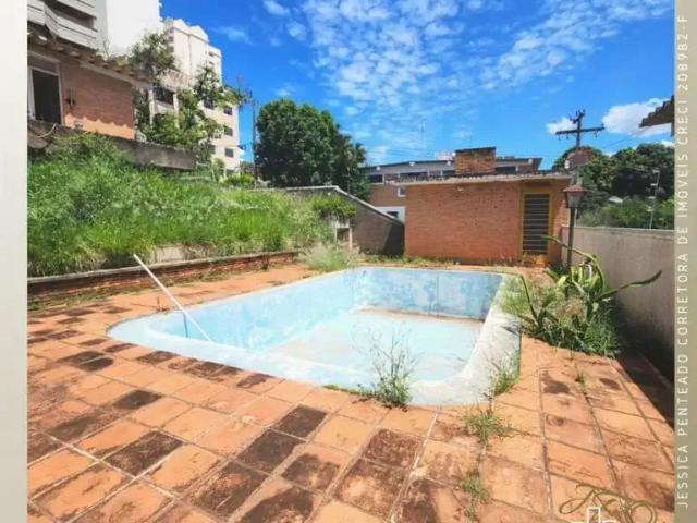 Casa / Sobrado para Venda em São João da Boa Vista/SP Centro 4 Quartos
