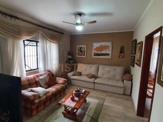 Casa / Sobrado para Venda em São João da Boa Vista/SP Jardim Almeida 3 Quartos