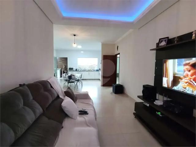 Casa / Sobrado para Venda em São João da Boa Vista/SP Jardim Flamboyant 2 Quartos