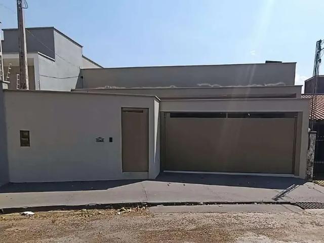 Casa / Sobrado para Venda em São José do Rio Pardo/SP Vila Brasil 4 Quartos